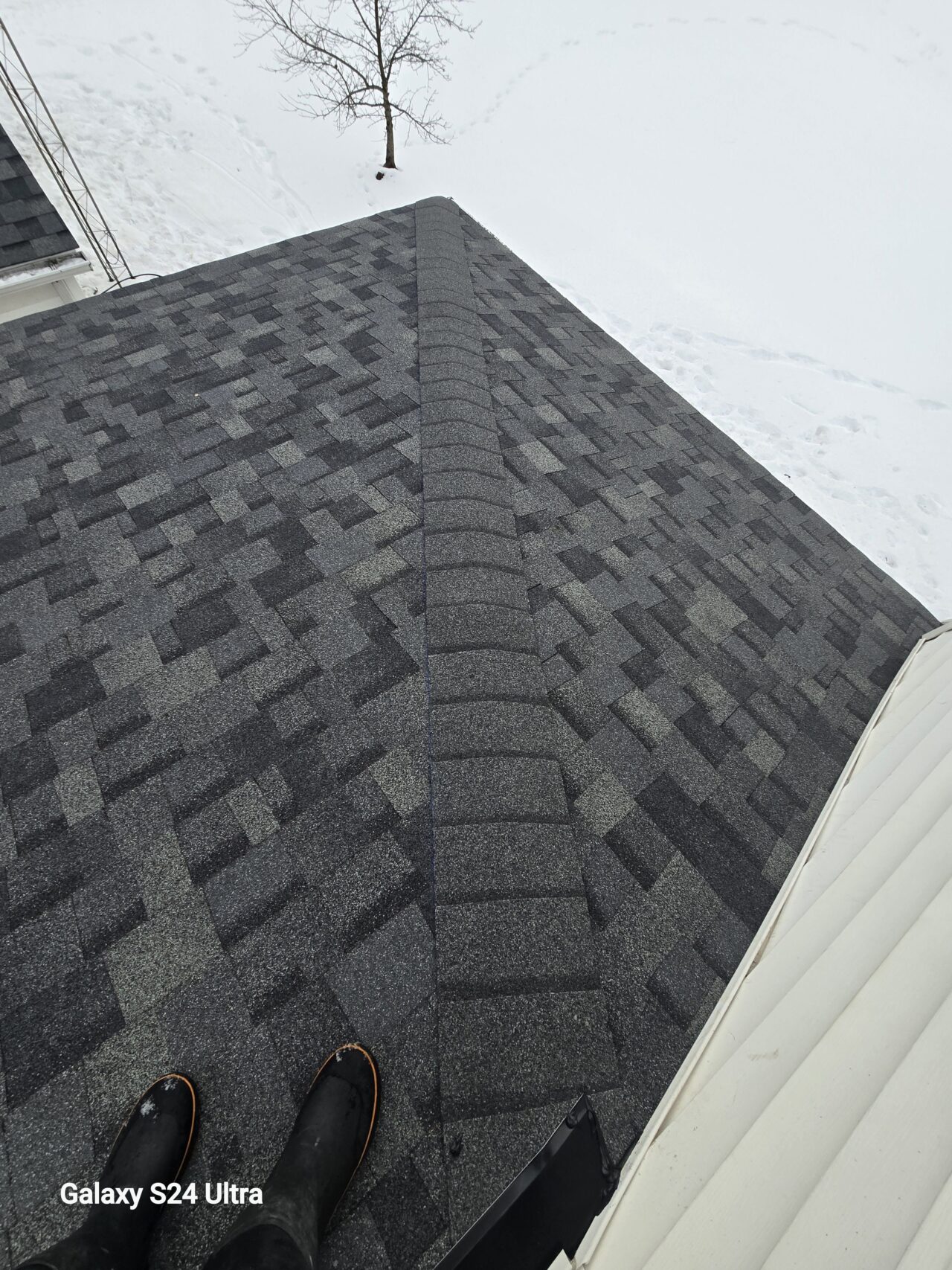 Asphalt Shingles vs. Composite (Synthetic) Shingles: Which is Better?